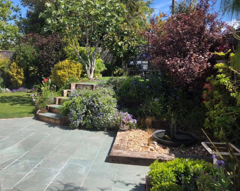 Creating a cottage style traditional English garden using porcelain ...
