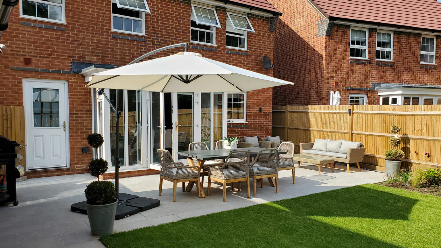 A Stunning Outdoor Kitchen Build Using Porcelain Paving in Southampton ...